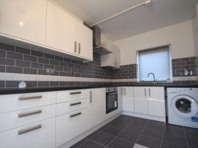 5 Bedrooms Detached house for rent in New Road, Hillingdon UB8