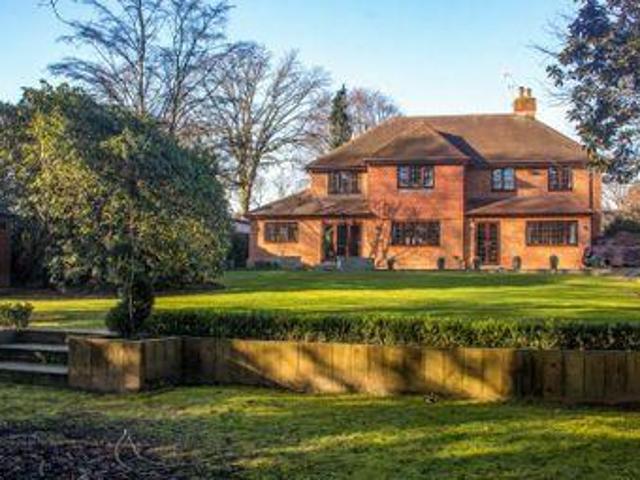 5 Bedrooms Detached house for rent in Oak End Way, Woodham, Addlestone KT15