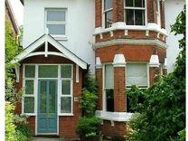 5 Bedrooms Detached house for rent in Abbotts Road, New Barnet, Barnet EN5