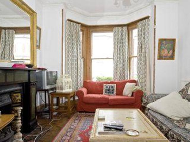 5 Bedrooms Detached house for rent in Ashmere Grove, London SW2