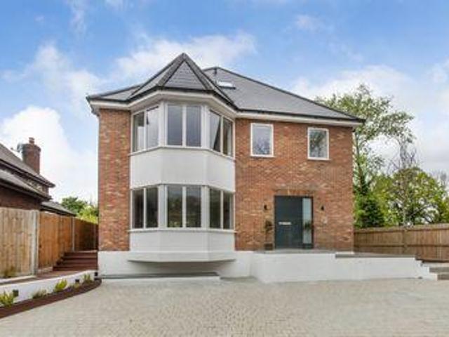 5 Bedrooms Detached house for rent in Ashley Lane, London NW4