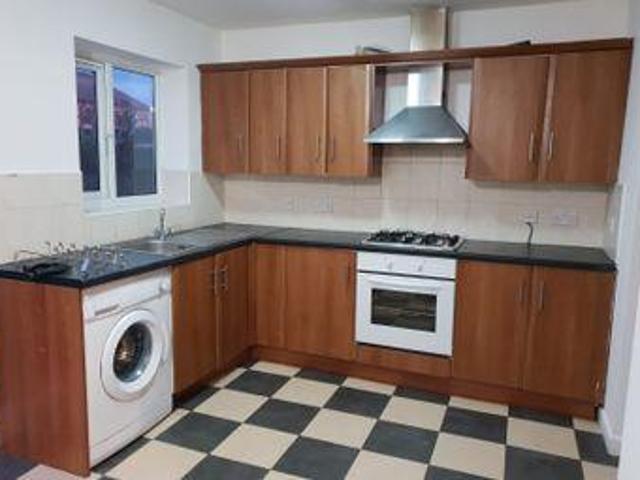 5 Bedrooms Detached house for rent in Berwick Pond Close, London RM13