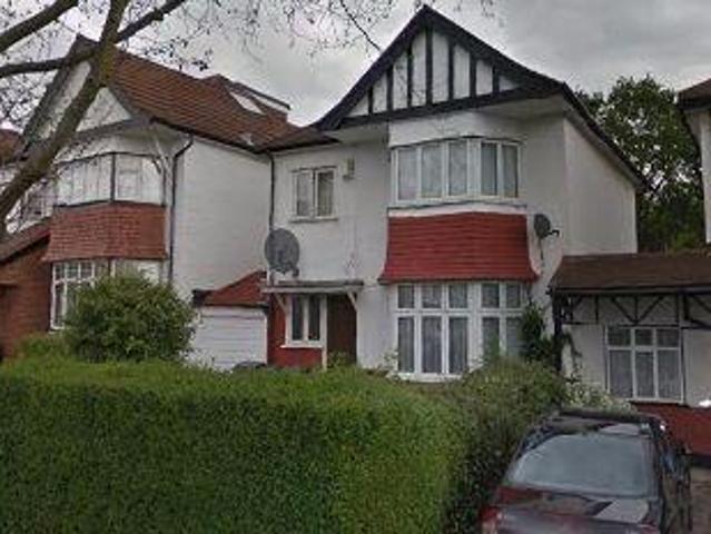 5 Bedrooms Detached house for rent in Cheyne Walk, Hendon NW4
