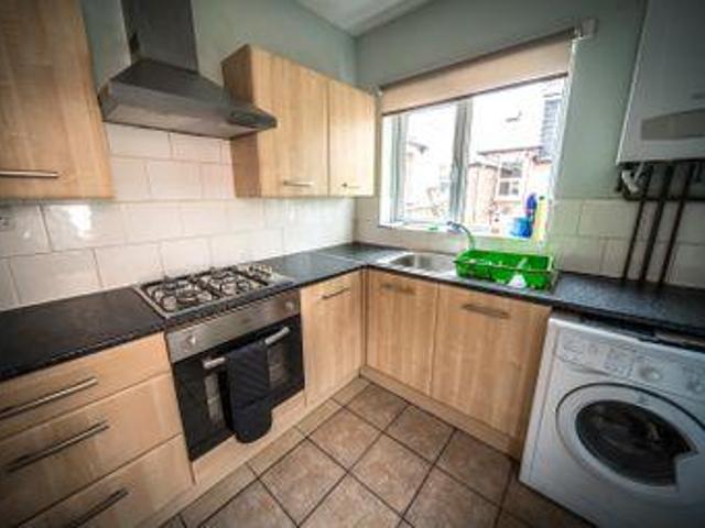 5 Bedrooms Detached house for rent in Douglas Road, Nottingham NG7