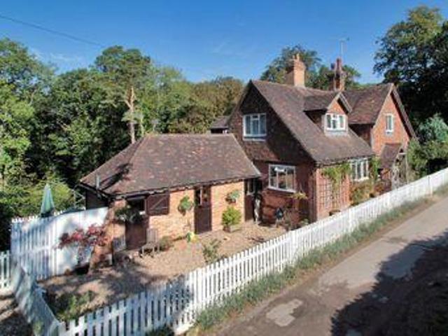 5 Bedrooms Detached house for rent in Great Nineveh, Great Nineveh, Benenden, Kent TN17