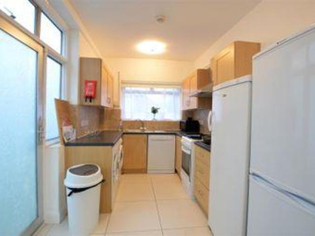 5 Bedrooms Detached house for rent in Hendale Avenue, London NW4