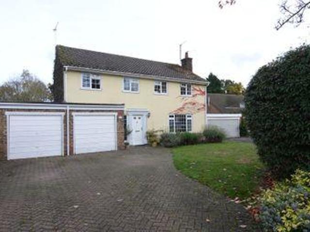 5 Bedrooms Detached house for rent in Hilder Gardens, Farnborough GU14