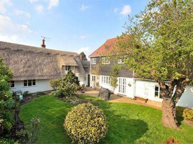 5 Bedrooms Detached house for rent in Kings Court, The Maltings, Dunmow CM6