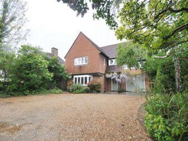 5 Bedrooms Detached house for rent in Rydens Road, Walton On Thames, Surrey KT12