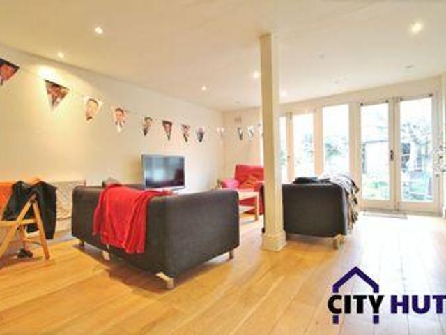 5 Bedrooms Detached house for rent in Roden Street, London N7
