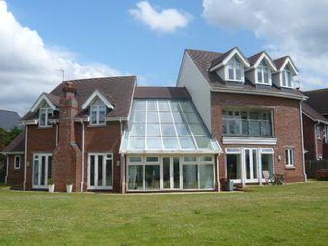 5 Bedrooms Detached house for rent in Wychwood Park, Weston, Crewe CW2