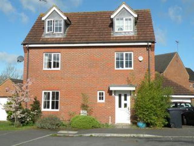5 Bedrooms Detached house for rent in Walker Grove, Hatfield, Hertfordshire AL10