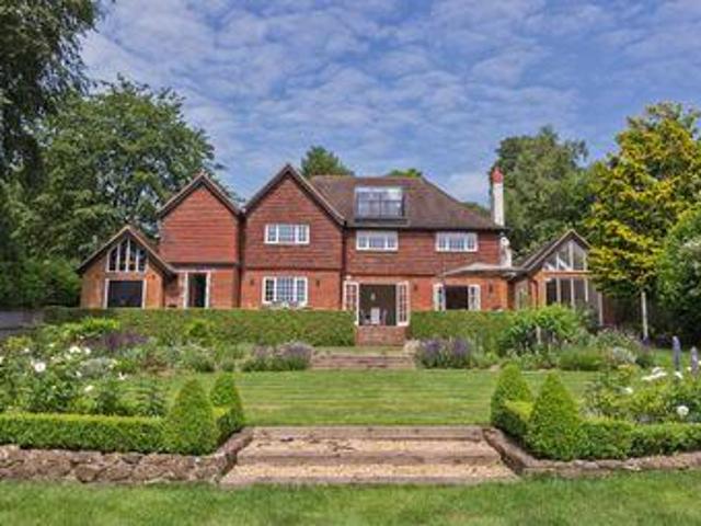 5 Bedrooms Detached house for rent in Warren Road, Guildford GU1