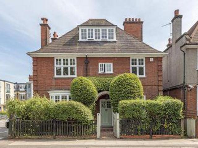 5 Bedrooms Detached house for rent in Woodside, London SW19