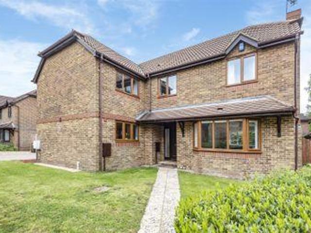 5 Bedrooms Detached house for sale in Martinsyde, Woking GU22