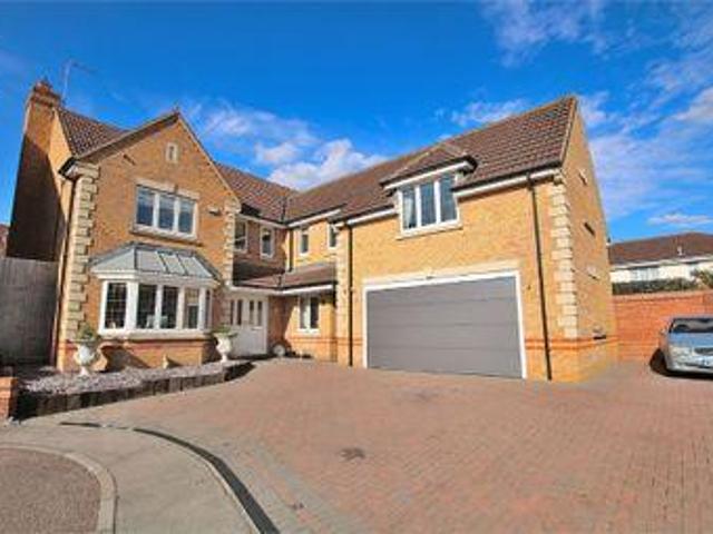 5 Bedrooms Detached house for sale in Martlet Close, Wootton, Northampton NN4
