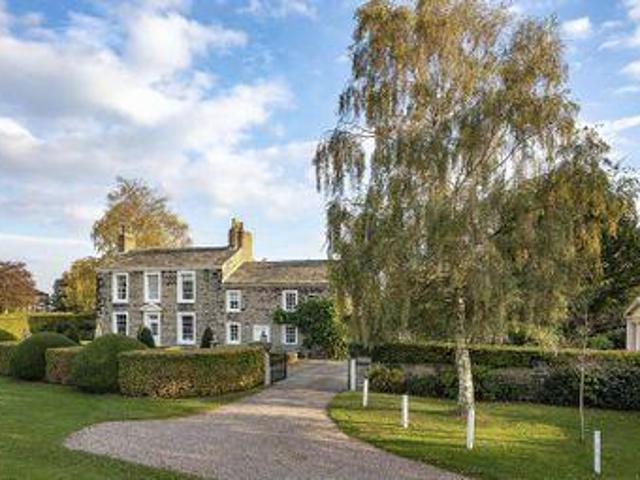 5 Bedrooms Detached house for sale in Moor House, Heath, Wakefield WF1