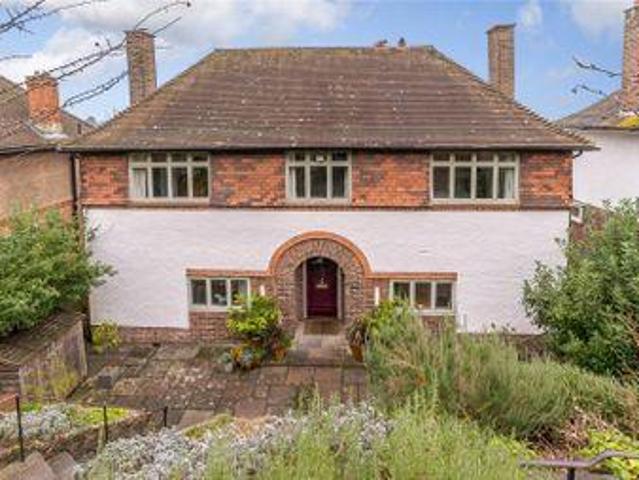 5 Bedrooms Detached house for sale in Mountside, Guildford, Surrey GU2