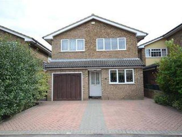 5 Bedrooms Detached house for sale in Newton Way, Tongham, Farnham GU10