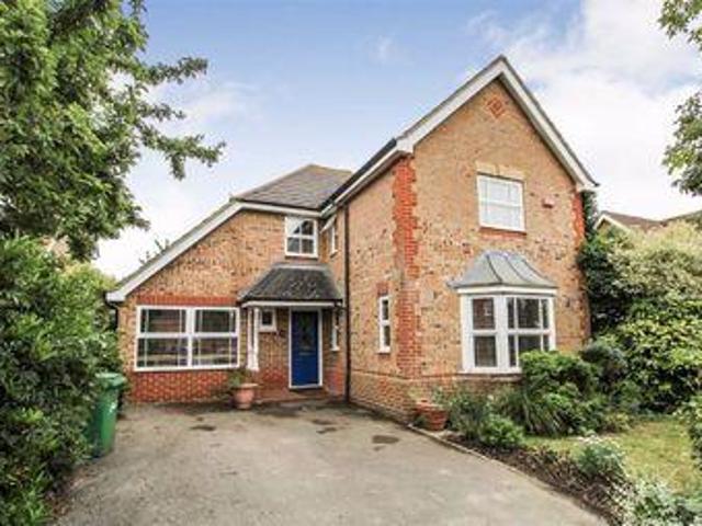 5 Bedrooms Detached house for sale in Nine Acres, Cippenham, Slough SL1