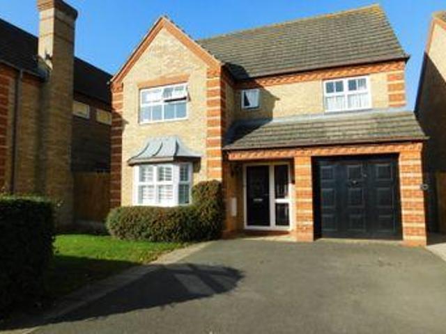 5 Bedrooms Detached house for sale in Overlord Close, Shefford, Beds SG17