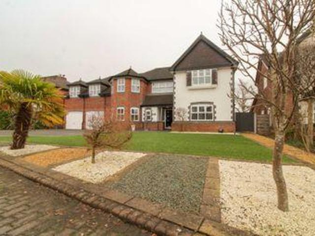 5 Bedrooms Detached house for sale in Oakfield Close, Bramhall, Stockport SK7