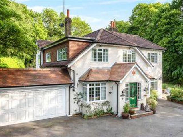 5 Bedrooms Detached house for sale in Orchard Road, Pratts Bottom, Orpington BR6