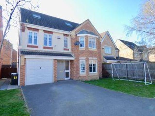 5 Bedrooms Detached house for sale in Aspen Close, Gomersal, Cleckheaton BD19