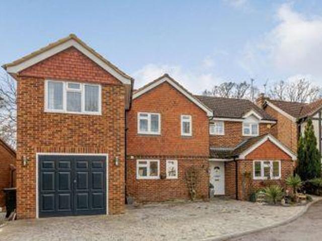 5 Bedrooms Detached house for sale in Burnet Close, West End, Woking GU24