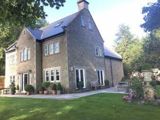 5 Bedrooms Detached house for sale in Burbage Way, Buxton, Derbyshire SK17