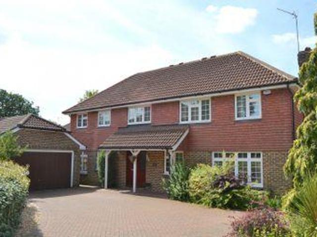 5 Bedrooms Detached house for sale in Burleigh Park, Cobham KT11