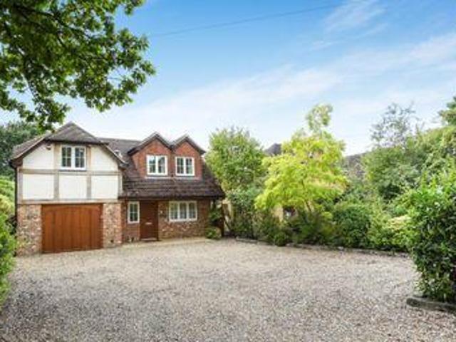 5 Bedrooms Detached house for sale in Barkham Ride, Wokingham RG40