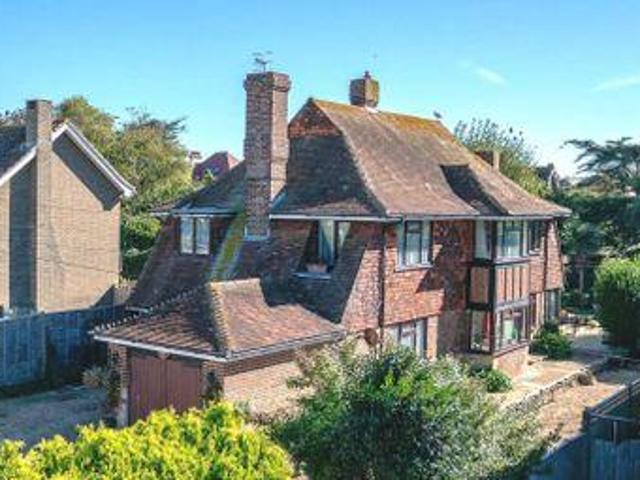 5 Bedrooms Detached house for sale in Beacon Road, Seaford BN25