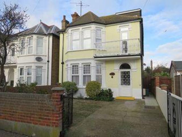 5 Bedrooms Detached house for sale in Beatrice Road, Clacton On Sea CO15