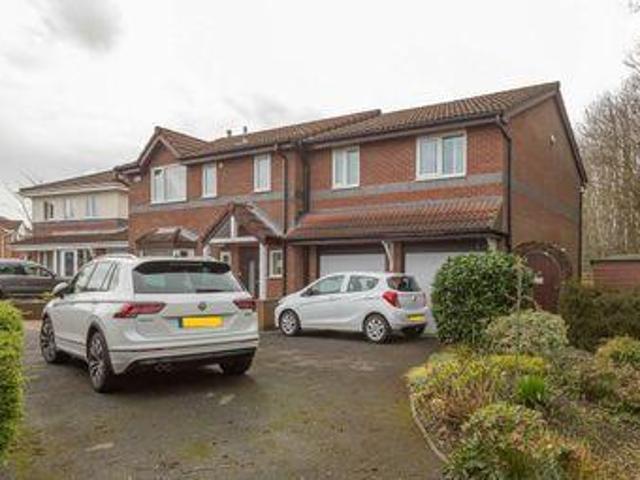 5 Bedrooms Detached house for sale in Beaumont Chase, Bolton BL3