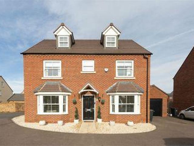 5 Bedrooms Detached house for sale in Brambling Gardens, Wixams, Bedford MK42