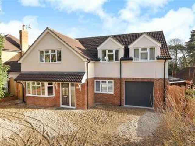 5 Bedrooms Detached house for sale in Broom Acres, Sandhurst, Berkshire GU47