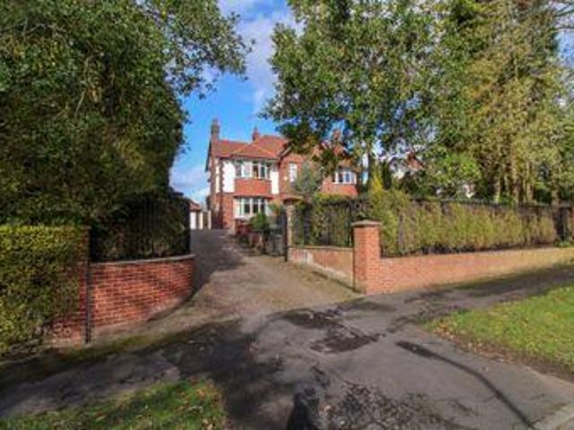 5 Bedrooms Detached house for sale in Broadway, Bramhall, Stockport SK7