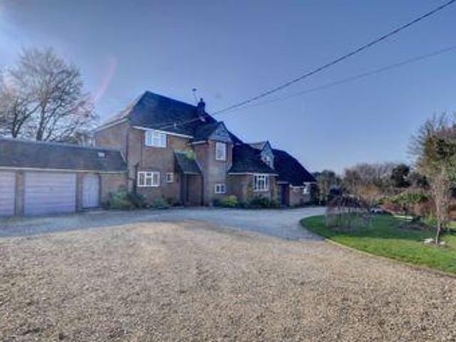 5 Bedrooms Detached house for sale in Cadsden Road, Princes Risborough HP27