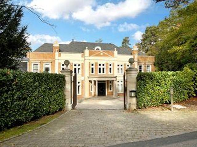 5 Bedrooms Detached house for sale in Camp End Road, St Georges Hill, Weybridge, Surrey KT13
