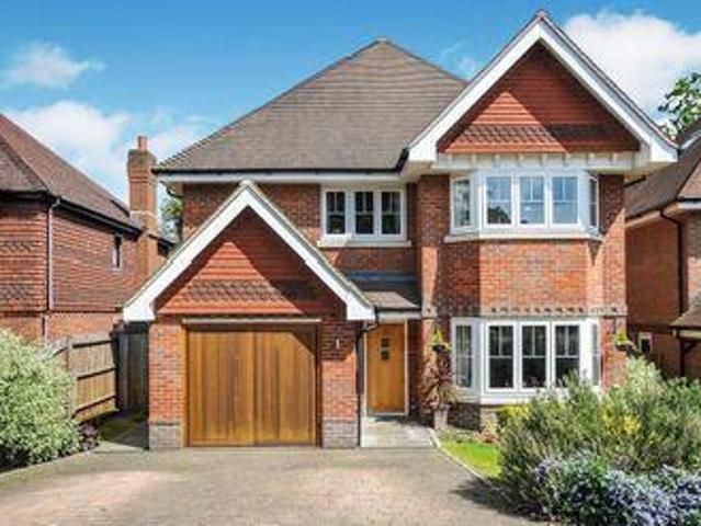 5 Bedrooms Detached house for sale in Caverleigh Place, Bromley BR1