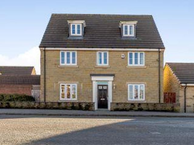 5 Bedrooms Detached house for sale in Cemetery Road, Pudsey LS28