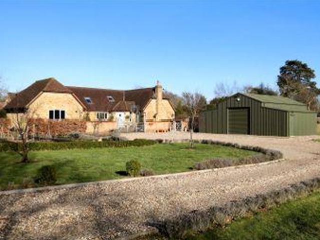 5 Bedrooms Detached house for sale in Chalfont Road, Seer Green, Beaconsfield, Buckinghamshire HP9