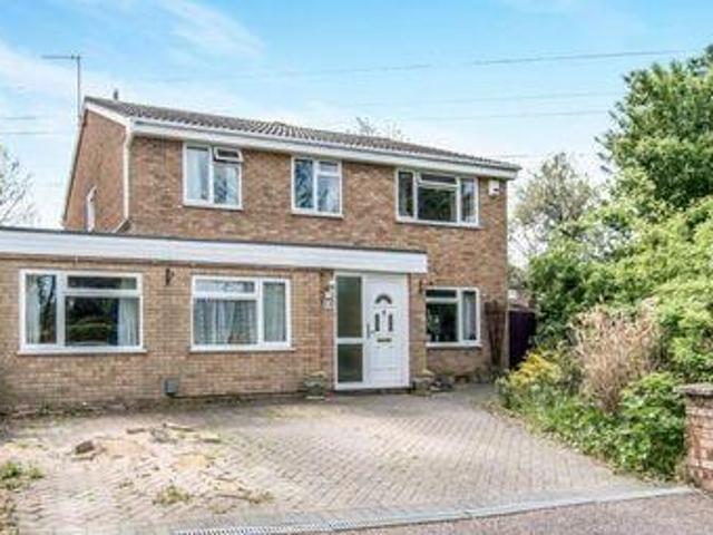 5 Bedrooms Detached house for sale in Colchester Way, Bedford, Bedfordshire. MK41