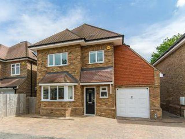 5 Bedrooms Detached house for sale in Copper Beech Close, Sittingbourne ME10