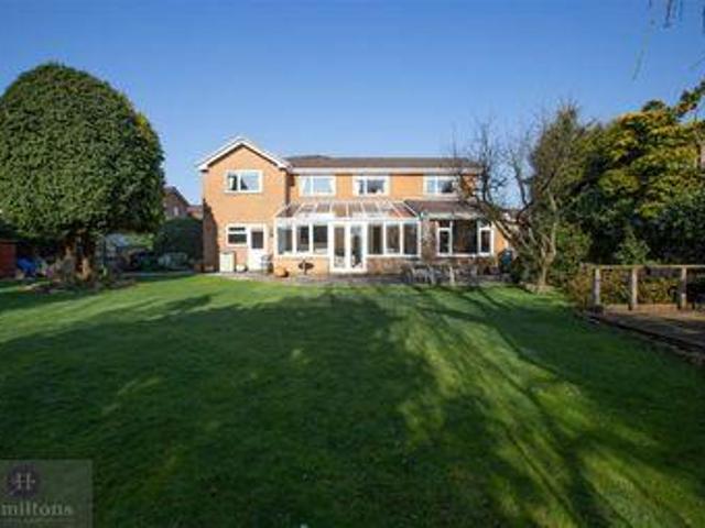 5 Bedrooms Detached house for sale in Crombouke Drive, Leigh WN7
