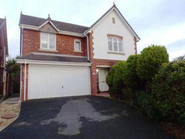 5 Bedrooms Detached house for sale in Delph Way, Whittle Le Woods, Chorley, Lancashire PR6