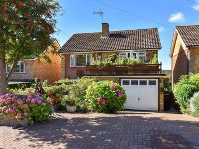 5 Bedrooms Detached house for sale in Downley, High Wycombe HP13