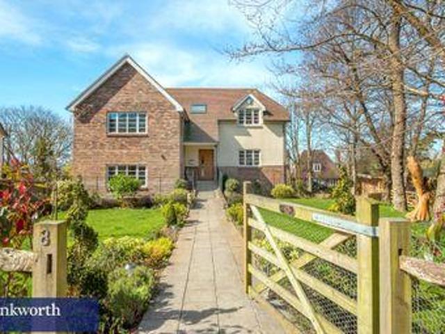 5 Bedrooms Detached house for sale in Elm Close, Hove, East Sussex BN3