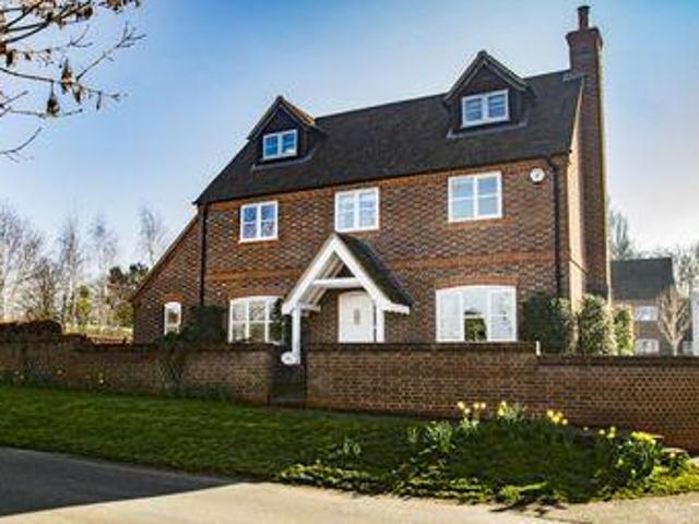 5 Bedrooms Detached house for sale in Ferry Road, South Stoke, Reading RG8